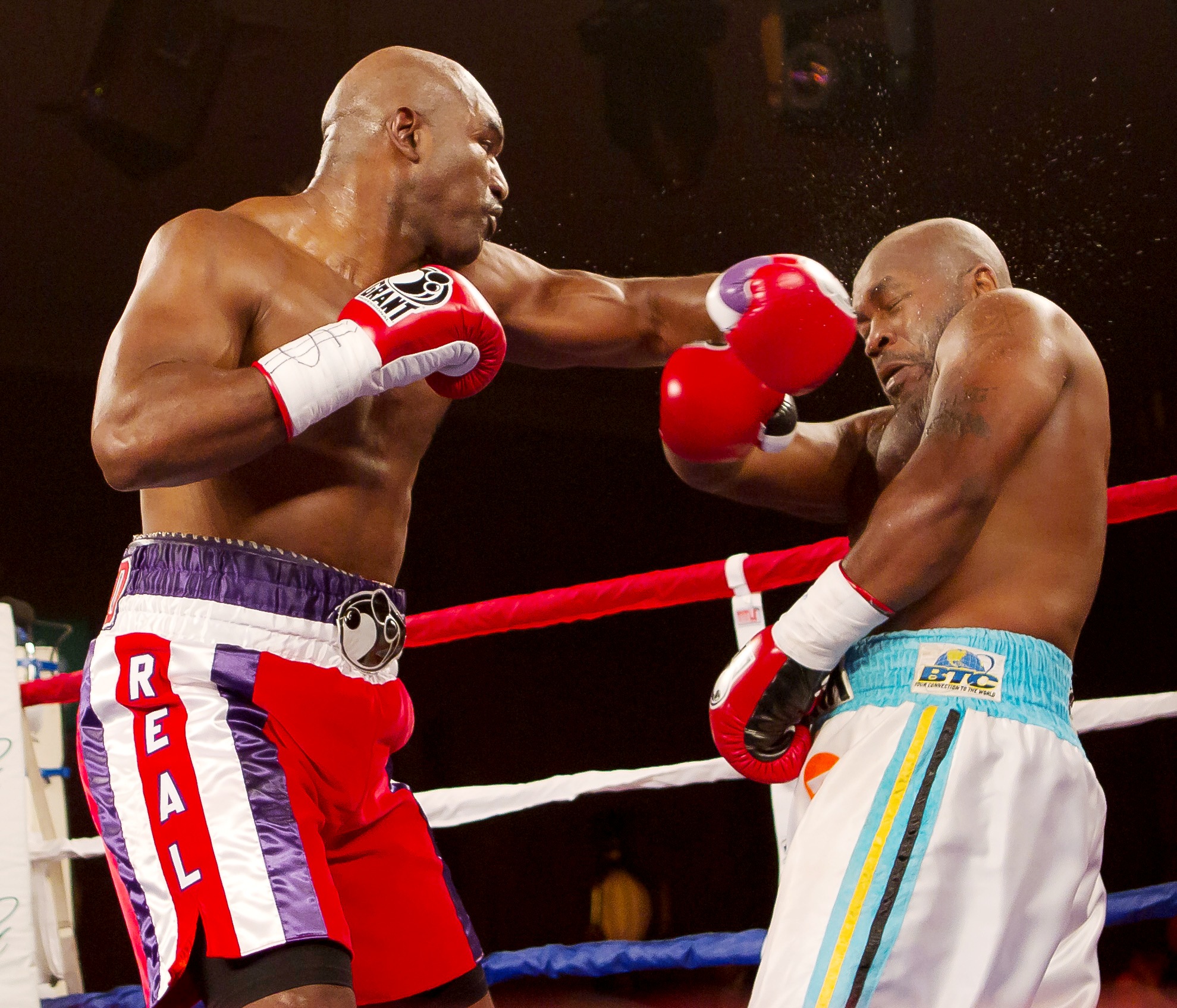 Holyfield-Williams ends in No Contest | MyBoxingFans - Boxing News