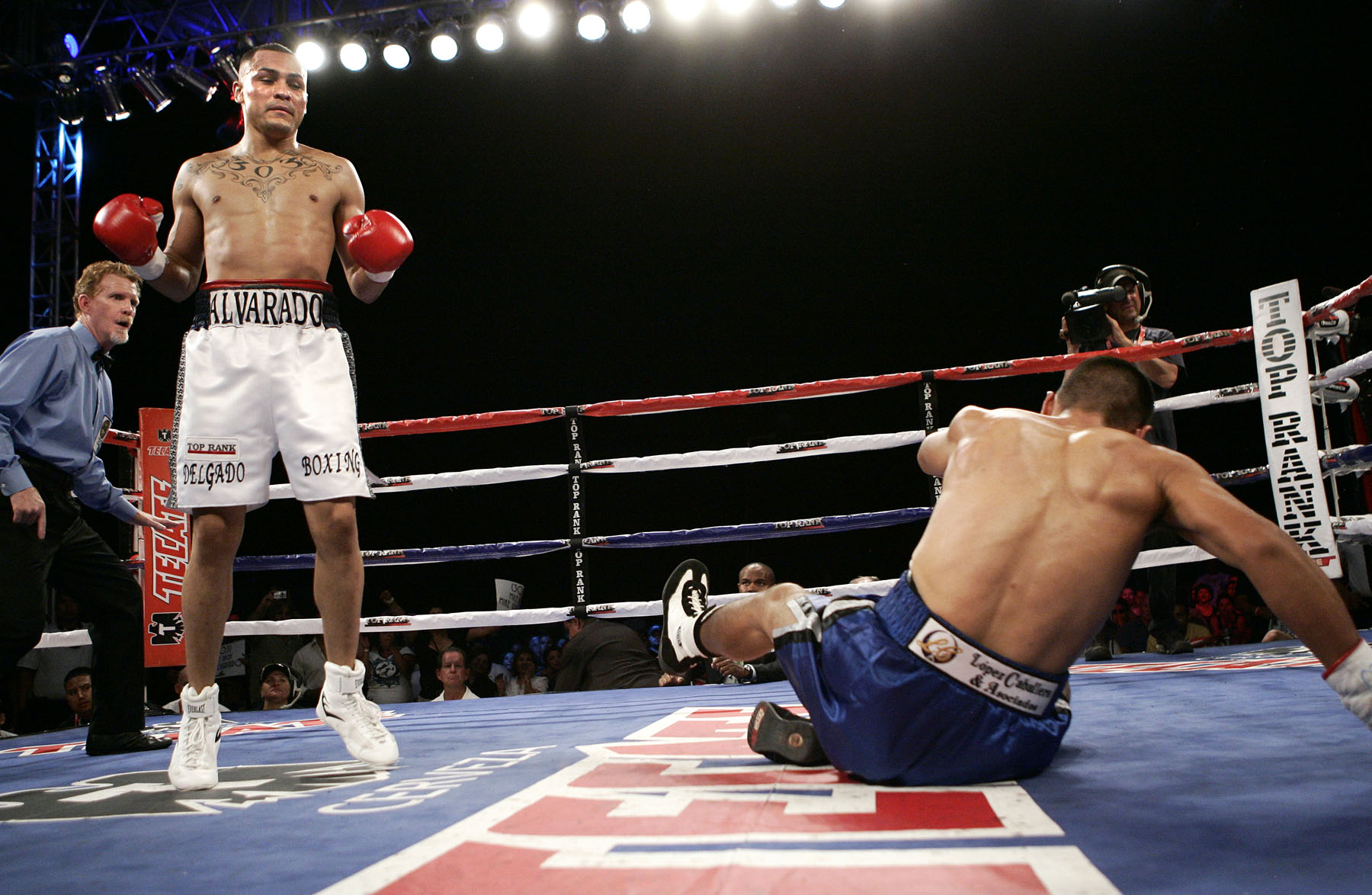 Gabriel Bracero knocks Danie Van Standen Out! | MyBoxingFans - Boxing News