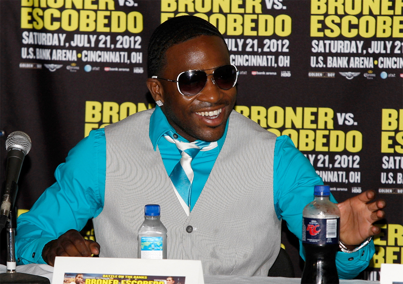Photos: Adrien Broner vs. Vicente Escobedo | MyBoxingFans - Boxing News