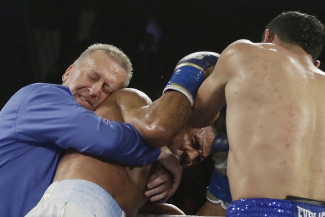 Andre Ward Returns in a Dominating Win | MyBoxingFans - Boxing News